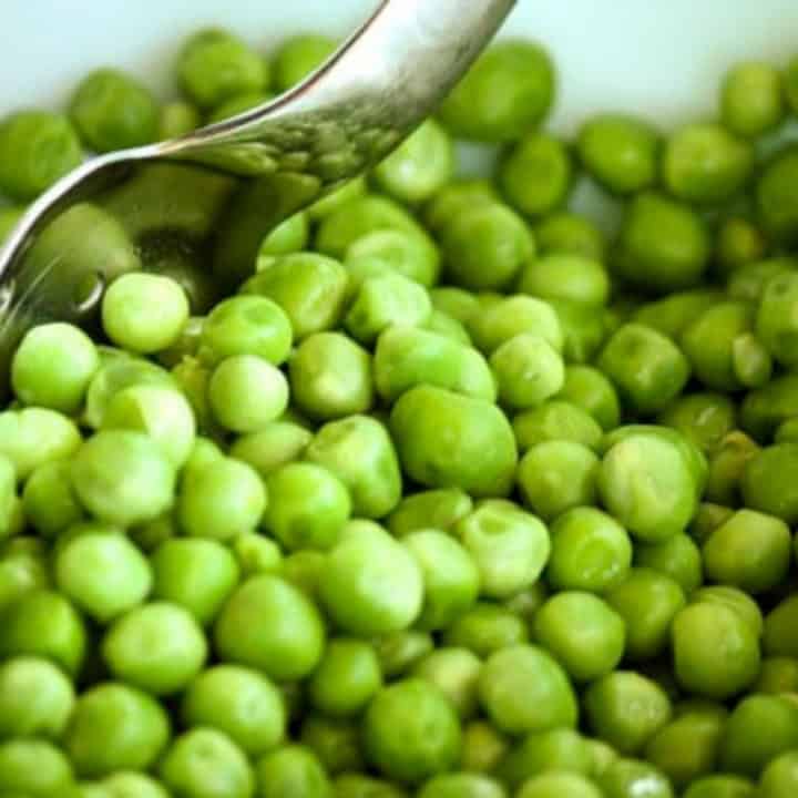Simple Fresh Buttered Peas (English Peas Recipe)