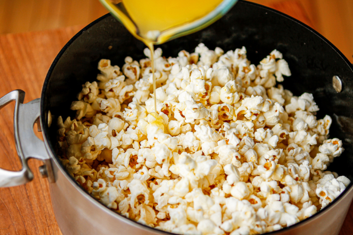 How To Make Movie Style Popcorn At Home (Clarified Butter Popcorn!)