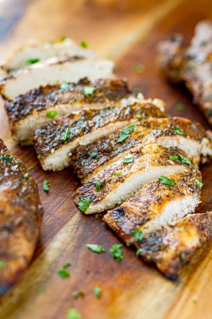 Juicy Balsamic Grilled Chicken (4 Ingredient Marinade!)