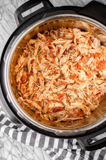 Shredded Salsa Chicken In The Instant Pot (4 Ingredients!)
