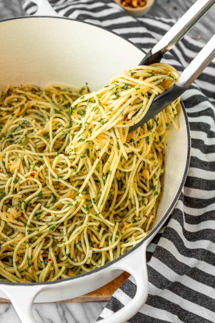 Pasta with Olive Oil and Garlic Recipe (Pasta Aglio e Olio)