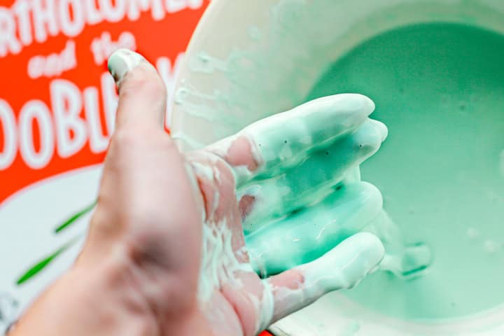 2-Ingredient Oobleck Recipe (How To Make Oobleck)